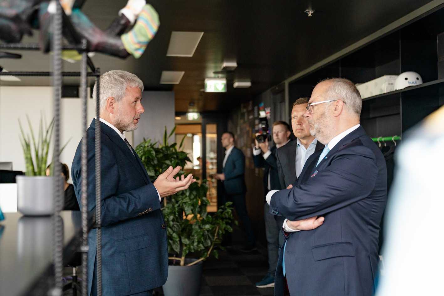 Estlands Präsident Alar Karis besucht Pipedrive | Pipedrive